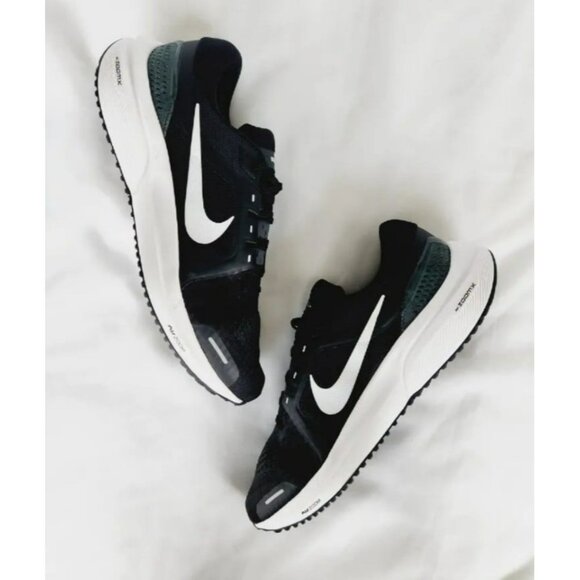 Nike | Shoes | Size 4 Mens Nike Air Zoom Vomero 16 Black White Da724501 ...